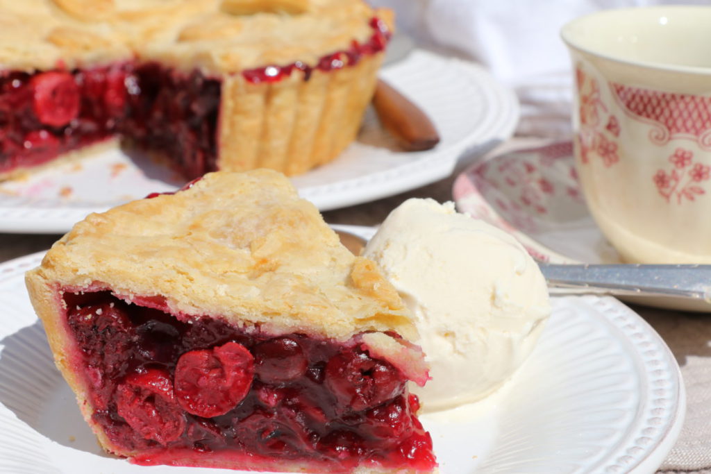 Damn fine cherry pie - Crumbs on the Table