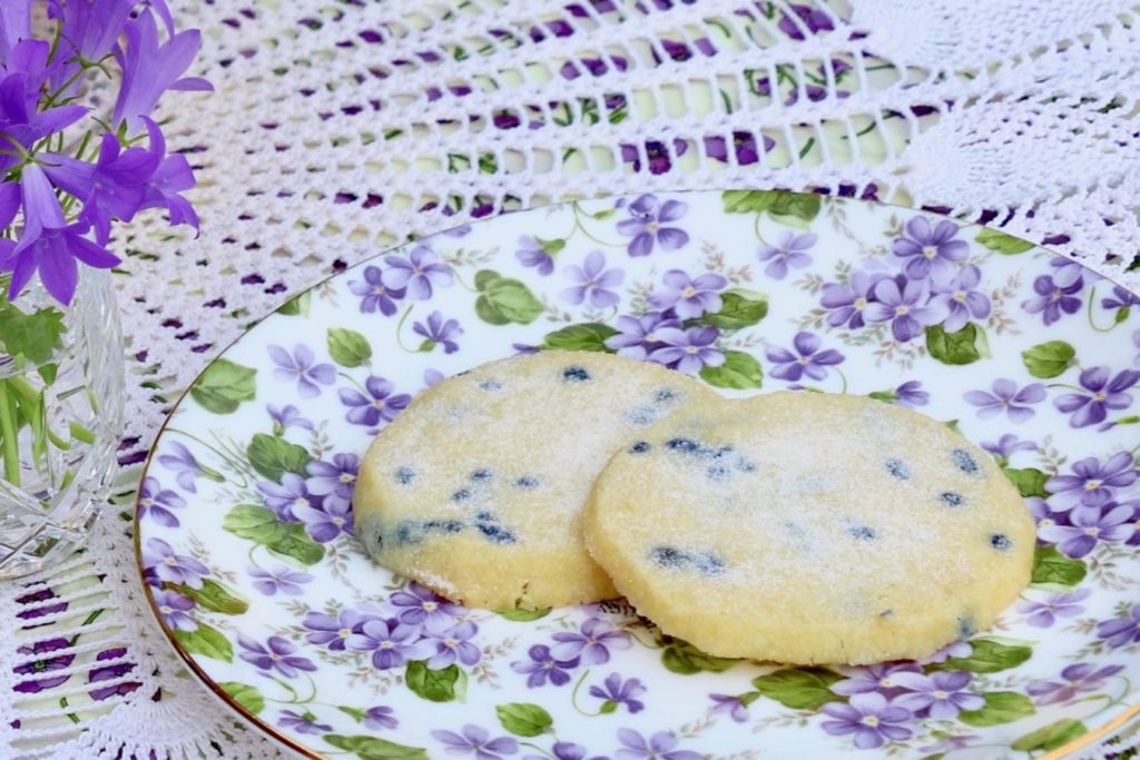 Rose and violet shortbread biscuits - Crumbs on the Table